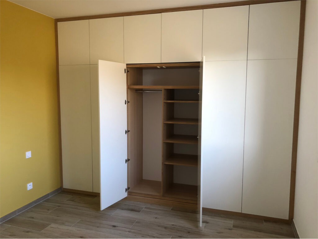 Placard en mélaminé et chêne - Perle d'Ébène